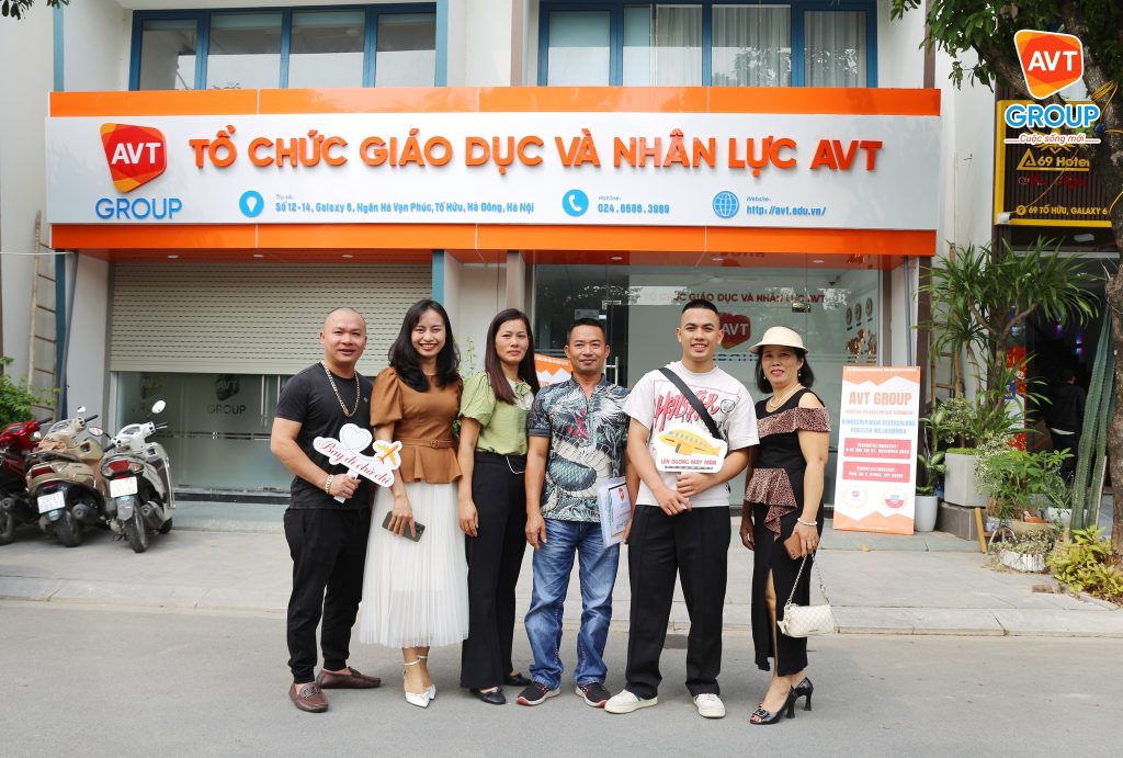 AVT Group chia tay và tiễn Đào Hải Dương lên đường sang Đức